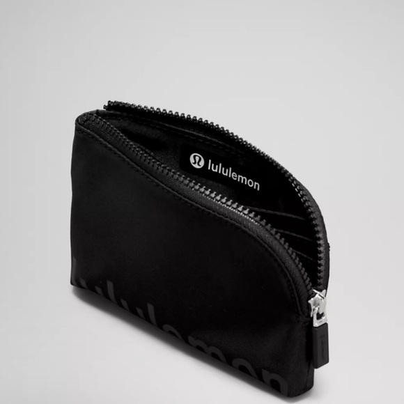 lululemon athletica | Accessories | Lululemon Clippable Card Pouch ...